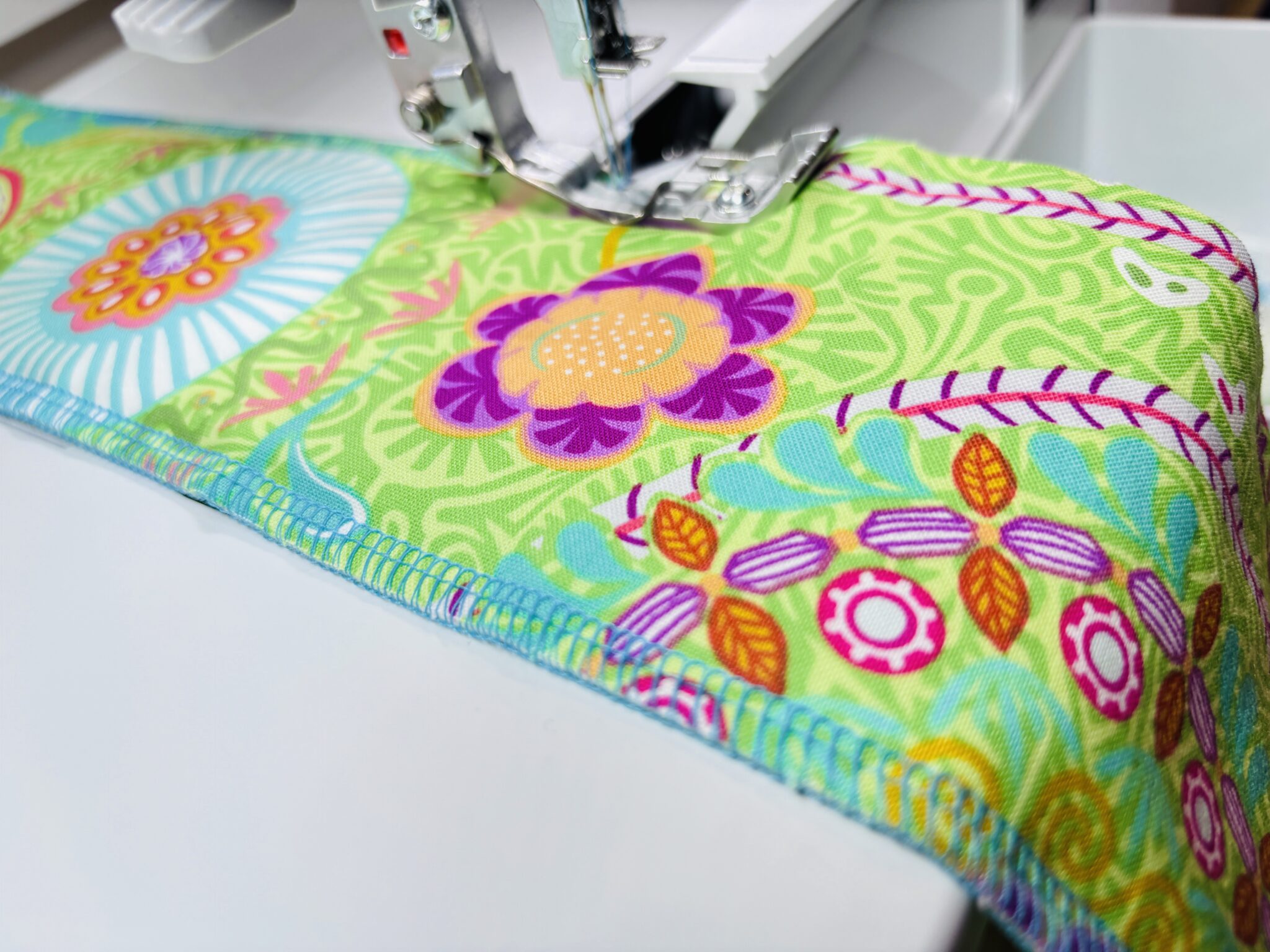 Serger Quilted Tablet Tote - Sewfeet