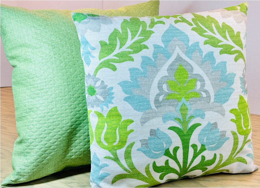 Super Simple Decorative Pillows - Sewfeet