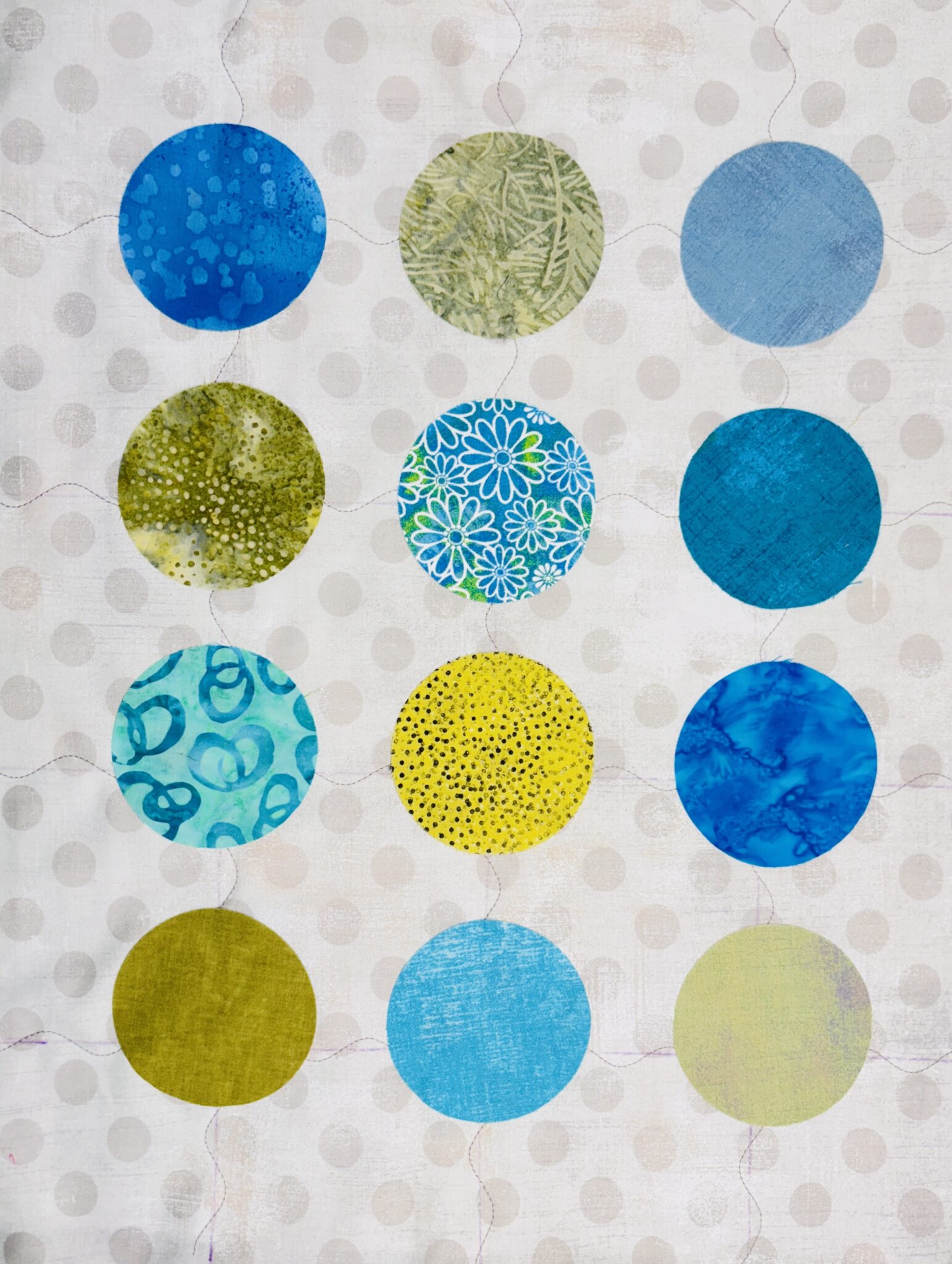 Circle Art with Scrap Fabrics Tutorial - Sewfeet